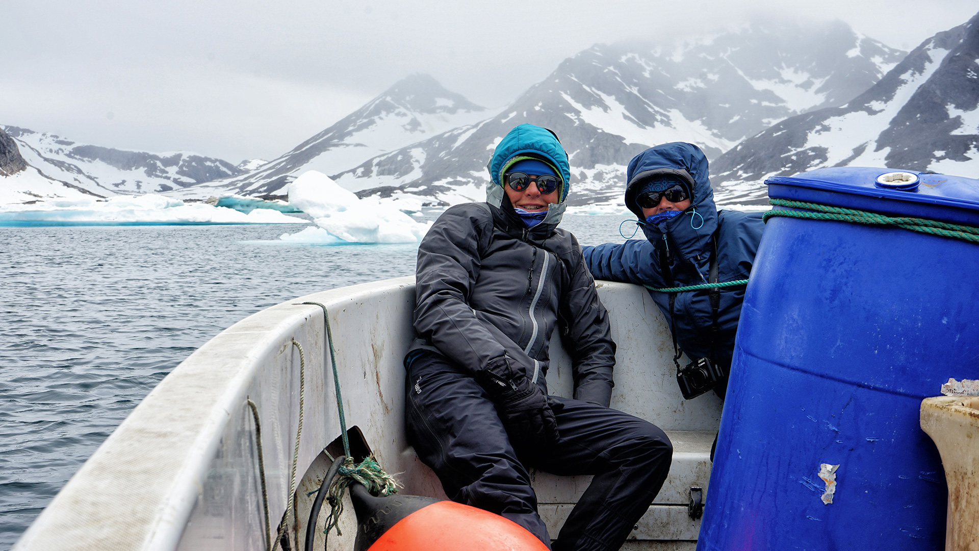 The Red House - Tour with Inuit Hunters